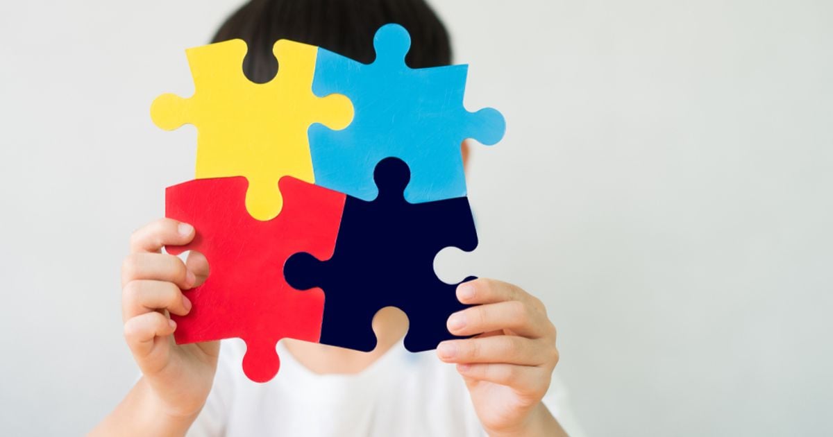 Recognizing Autism: A Guide to Symptoms - Heywise